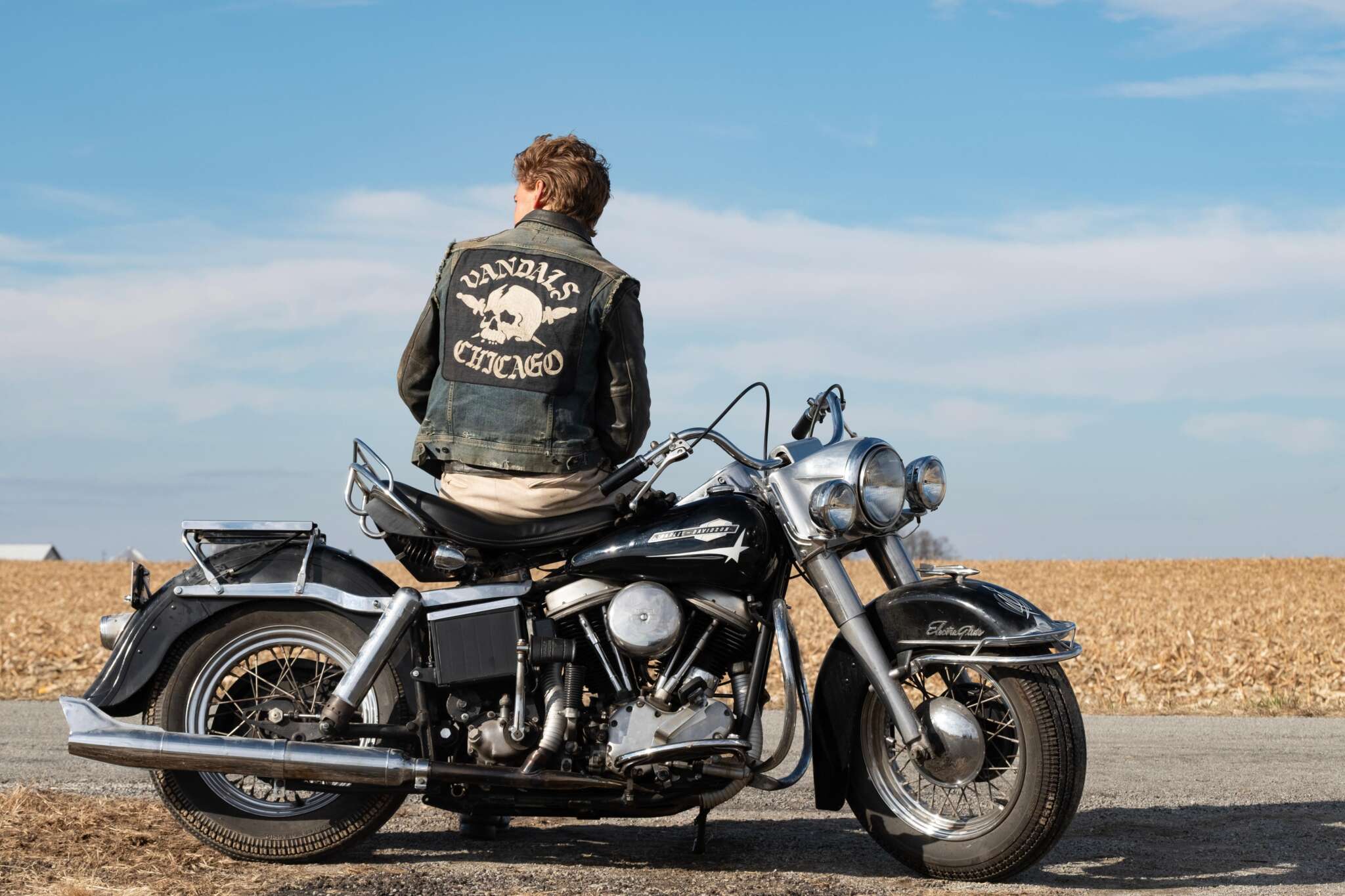 Movie Review: THE BIKERIDERS Starring Jodie Comer, Austin Butler, Tom ...